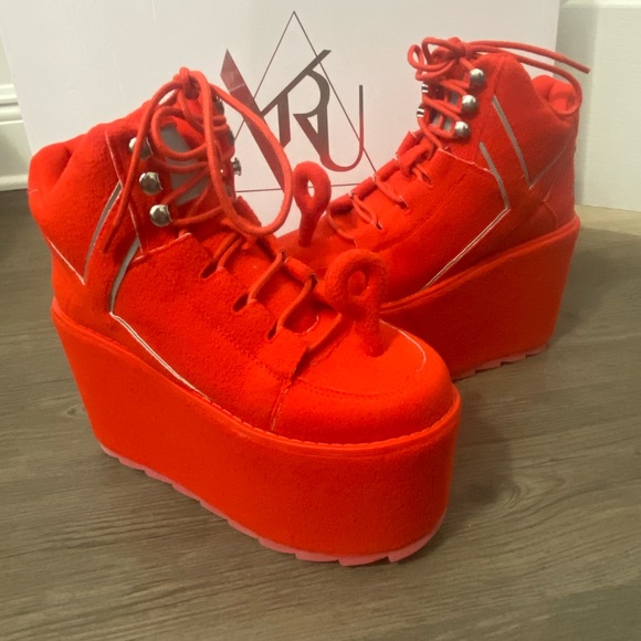 YRU | Shoes | Yru X Teletubbies Po Qozmo Platform Sneakers | Poshmark